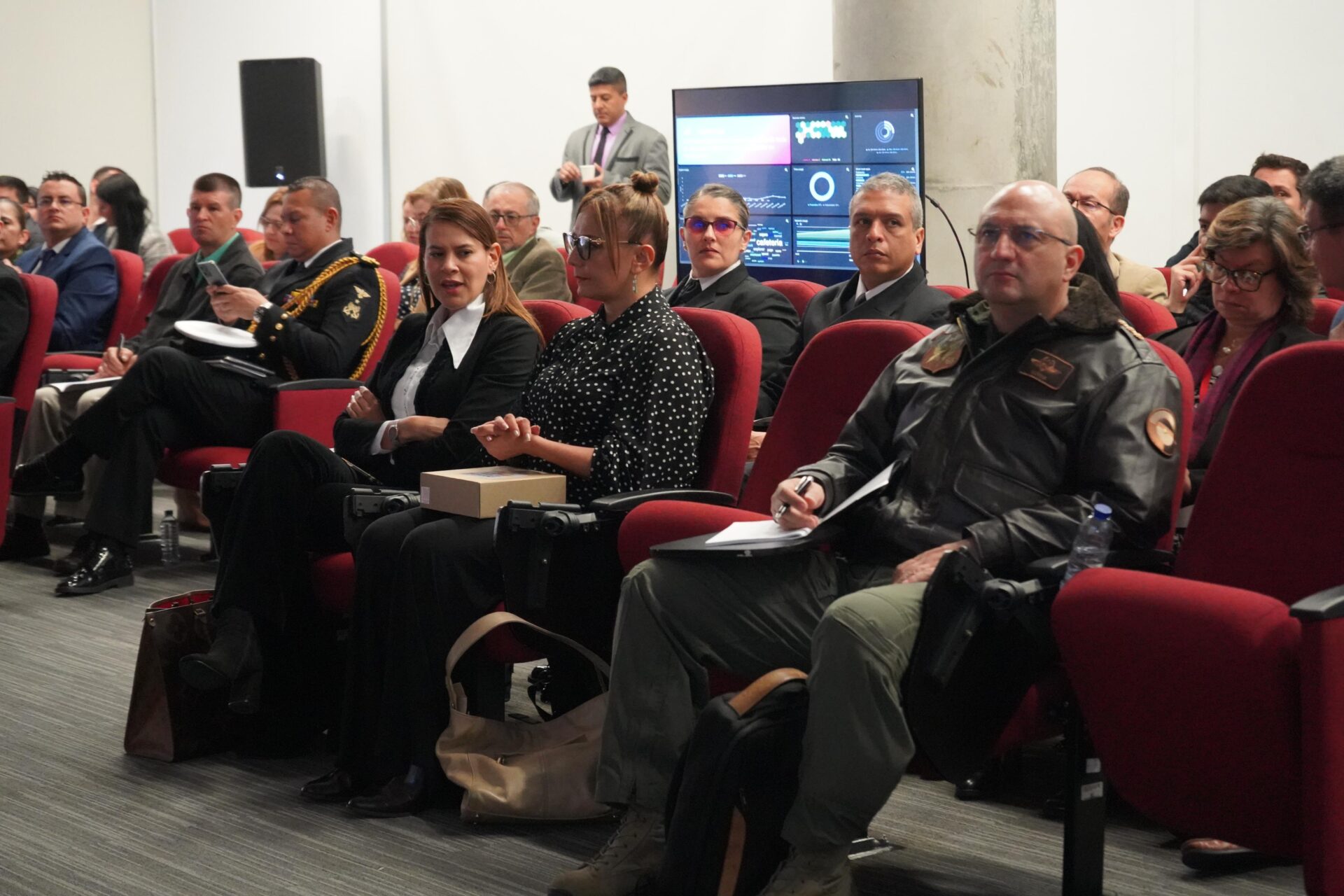 Impulsando la Transformación Digital en el Sector Defensa: Avances y ...