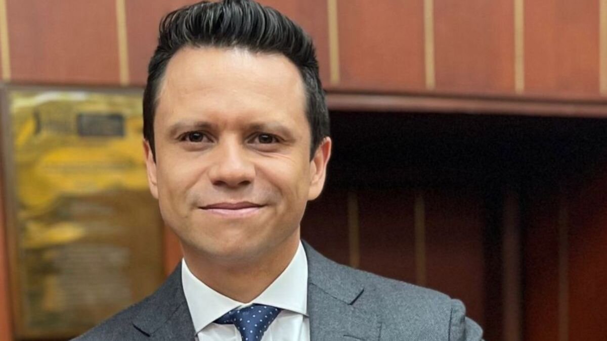 Atención. Diego Alejandro González, fue elegido nuevo secretario del Senado: el abogado que ...
